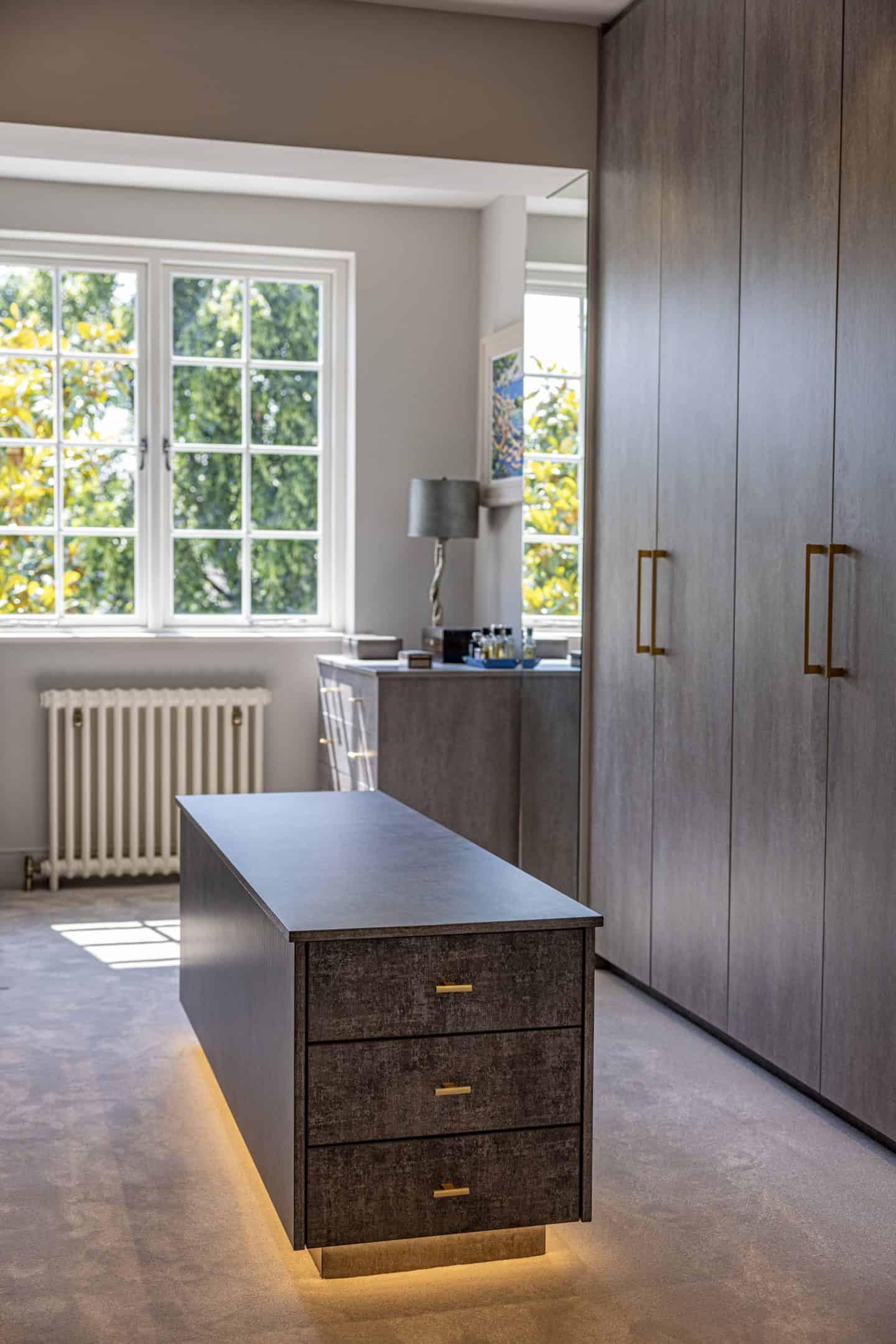 Dressing Room - Eleven Oaks - Bespoke Cabinet Makers