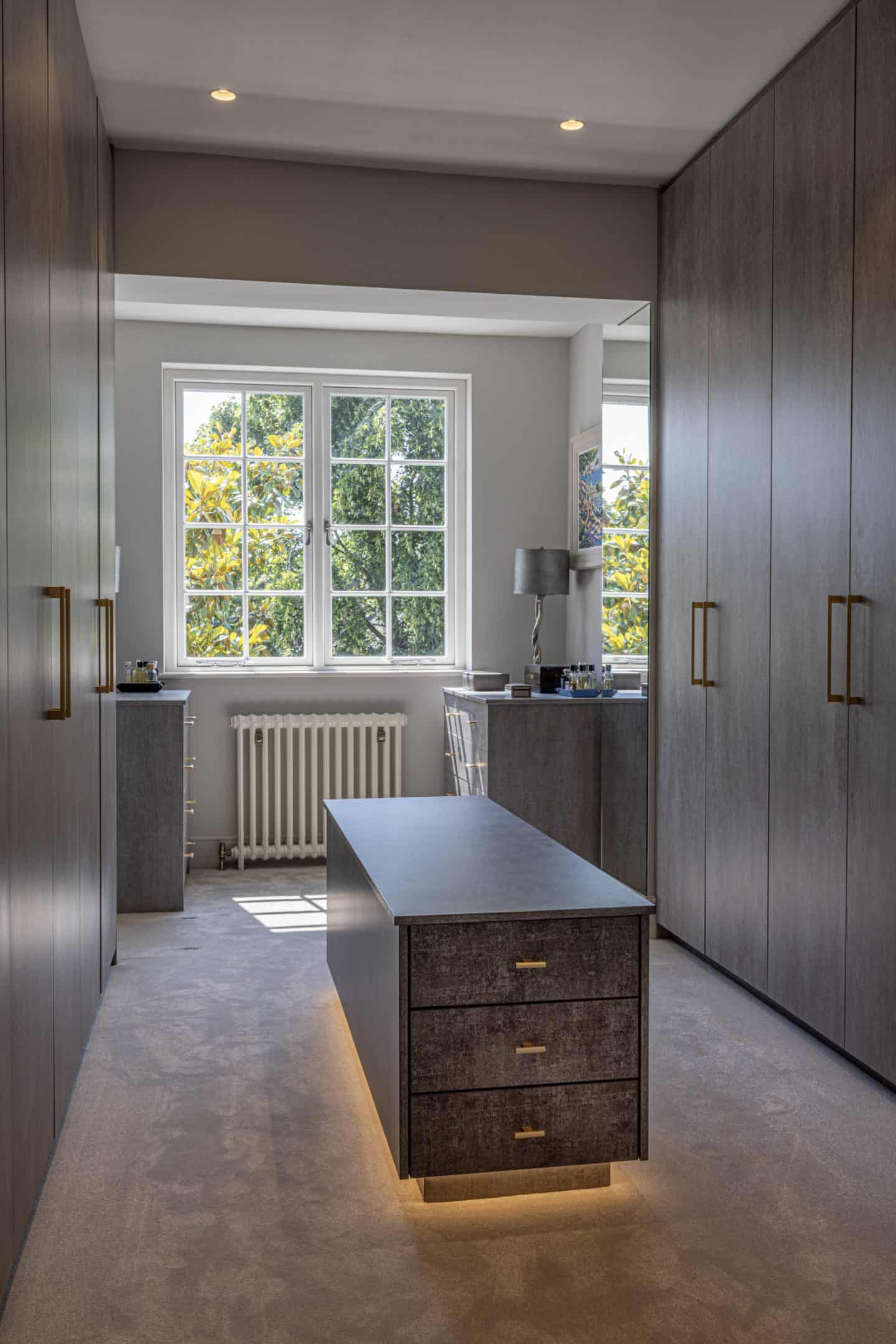 Dressing Room - Eleven Oaks - Bespoke Cabinet Makers